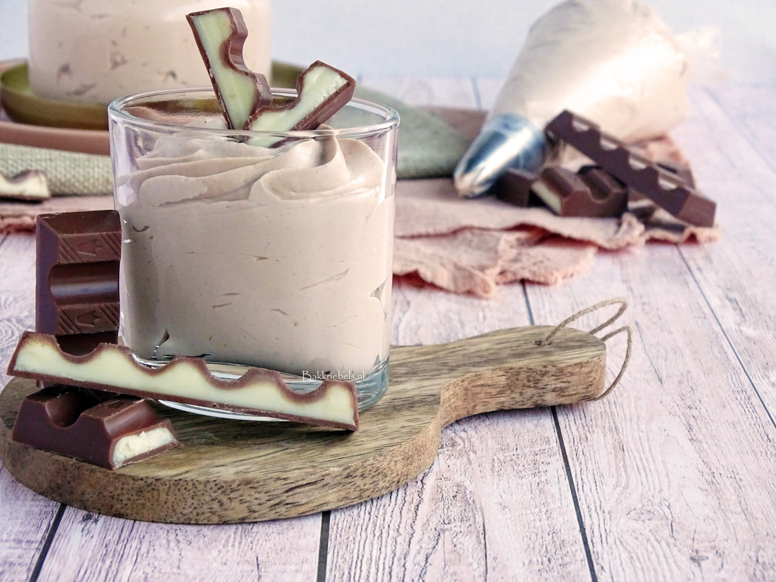 Kinder chocolade room - Bakkriebels